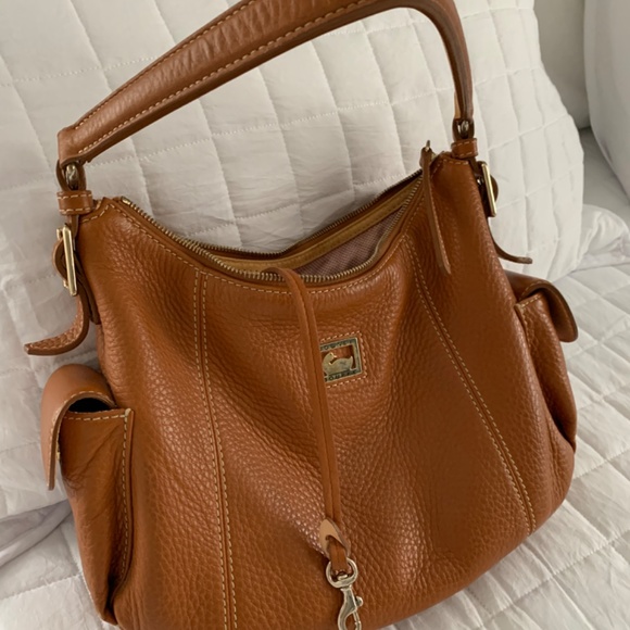 Dooney & Bourke | Bags | Vintage Dooney Bourke Pebble Grain Hobo | Poshmark